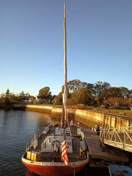 The Gundalow: The Workhorse Barge of the Piscataqua River - New England ...